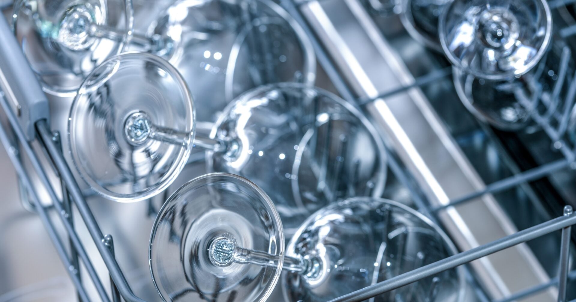 How To Wash A Glass - Whisky.Auction Magazine